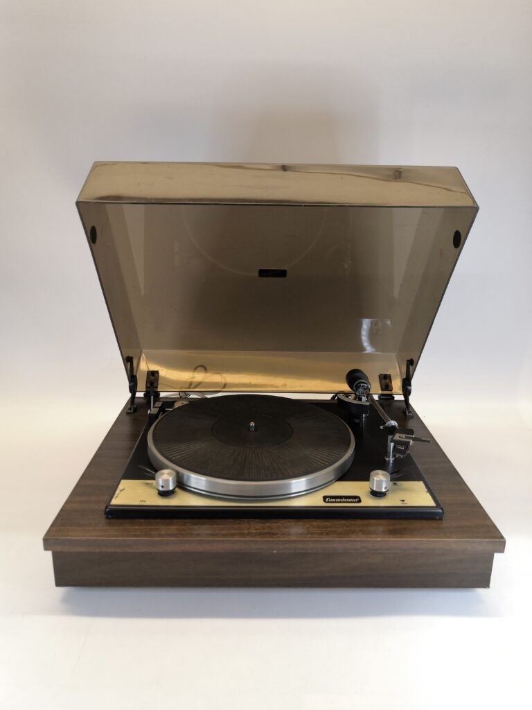 CONNOISSEUR BD2A Belt Drive Turntable - ICP Vintage Audio Visual Ltd